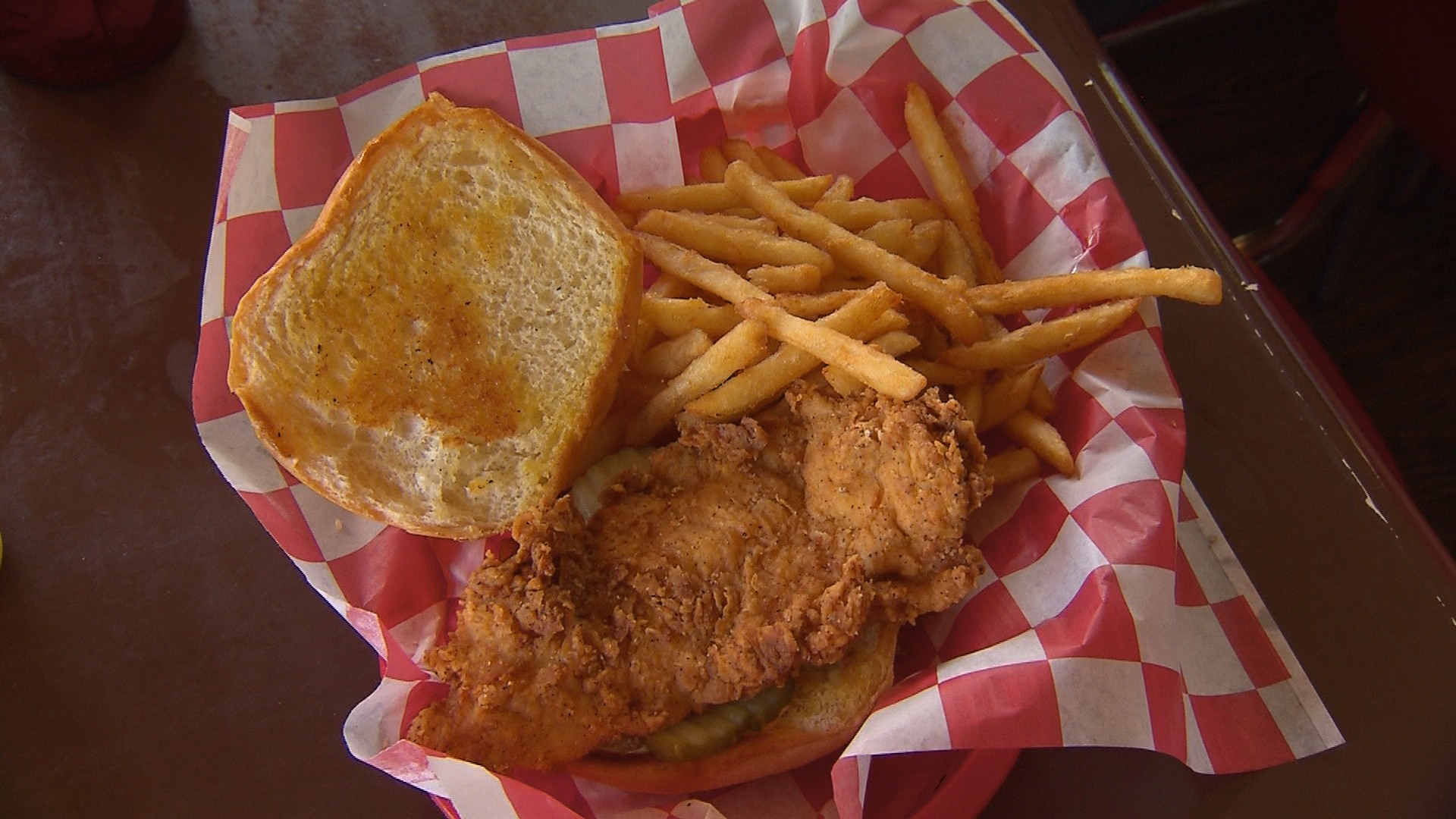 The Country Boy Restaurant | Tennessee Crossroads | NPT