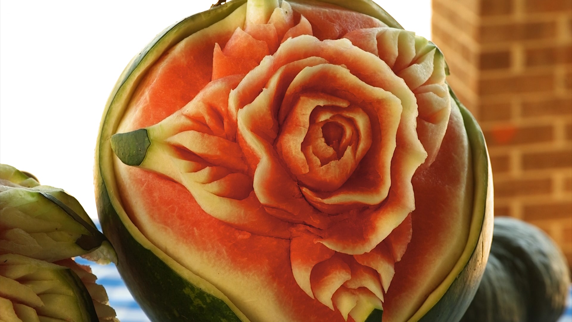 Fruit Carver - Carl Jones | Tennessee Crossroads | NPT