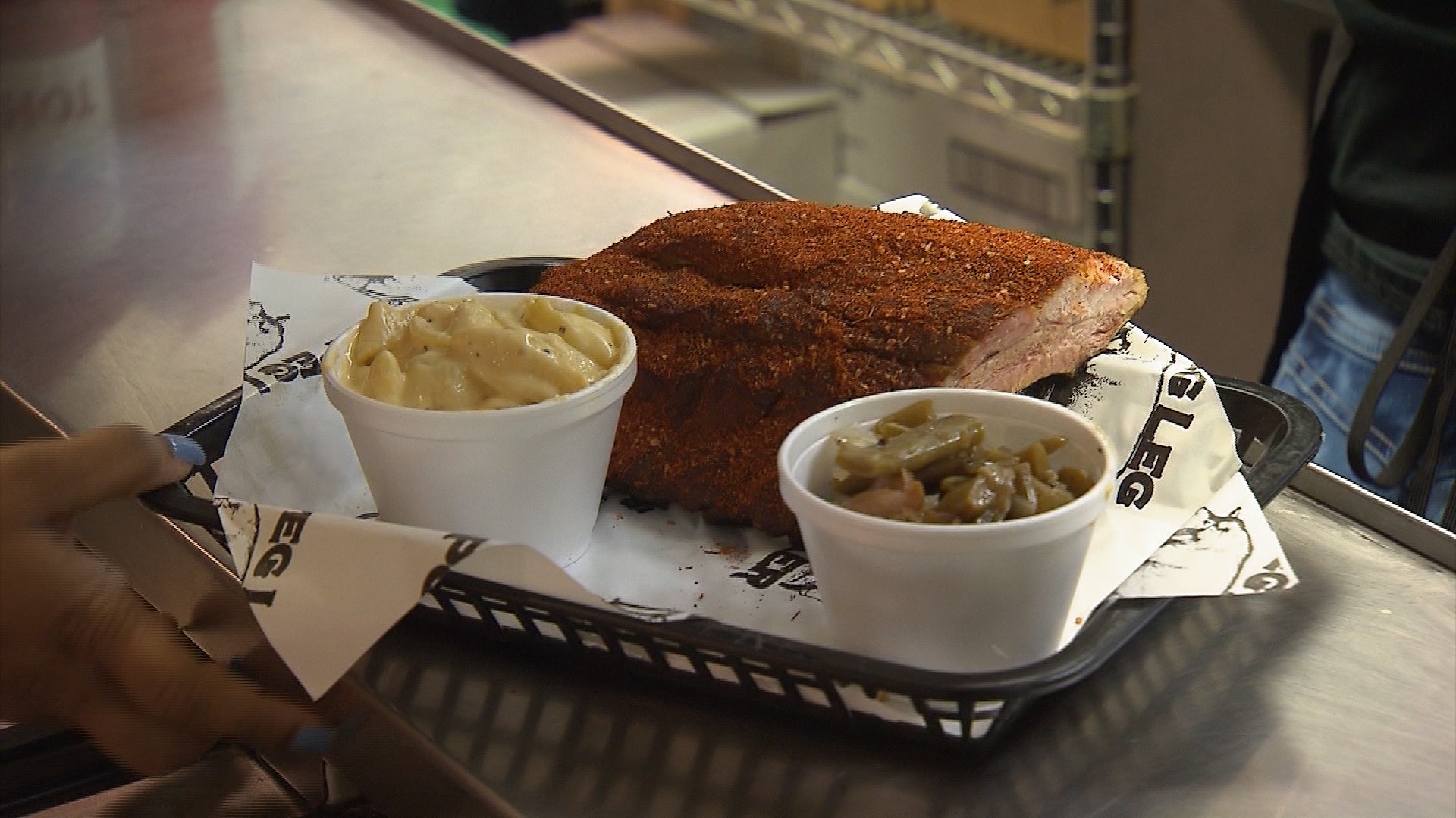 Peg Leg Porker BBQ | Tennessee Crossroads | NPT