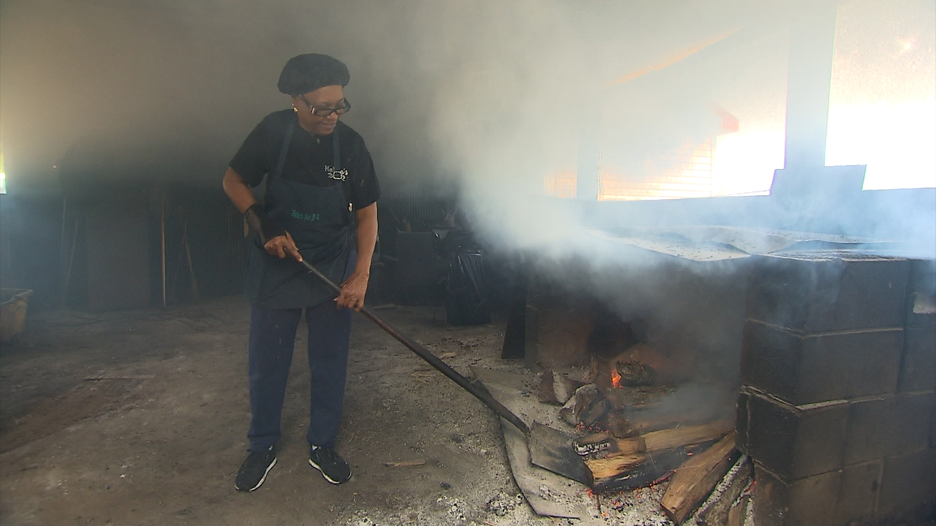 Helen's Bar BQ | Tennessee Crossroads | NPT