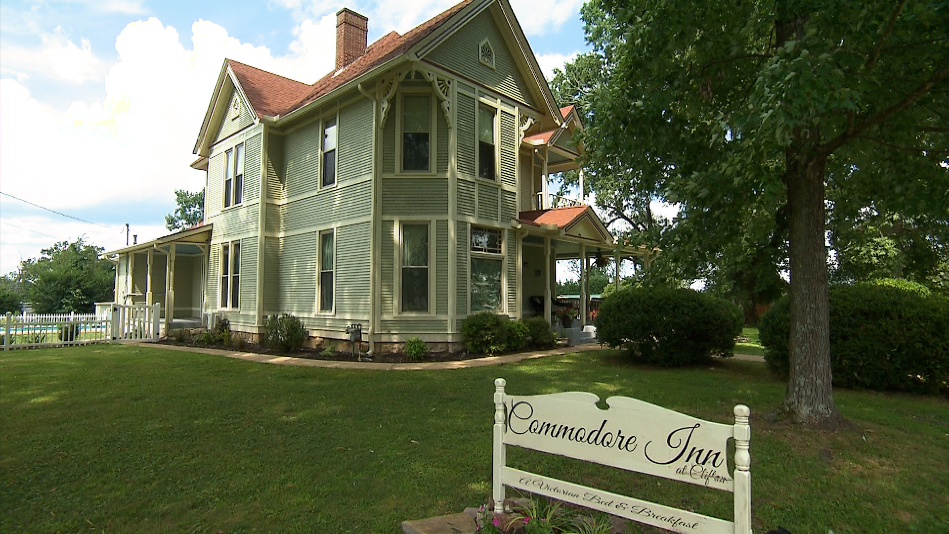 The Commodore Inn at Clifton | Tennessee Crossroads | NPT